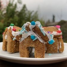 Recipe: Gingerbread Houses That Dogs Can Eat
