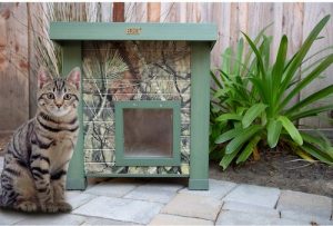 The 10 Best Outdoor Cat Houses for Safety and Warmth