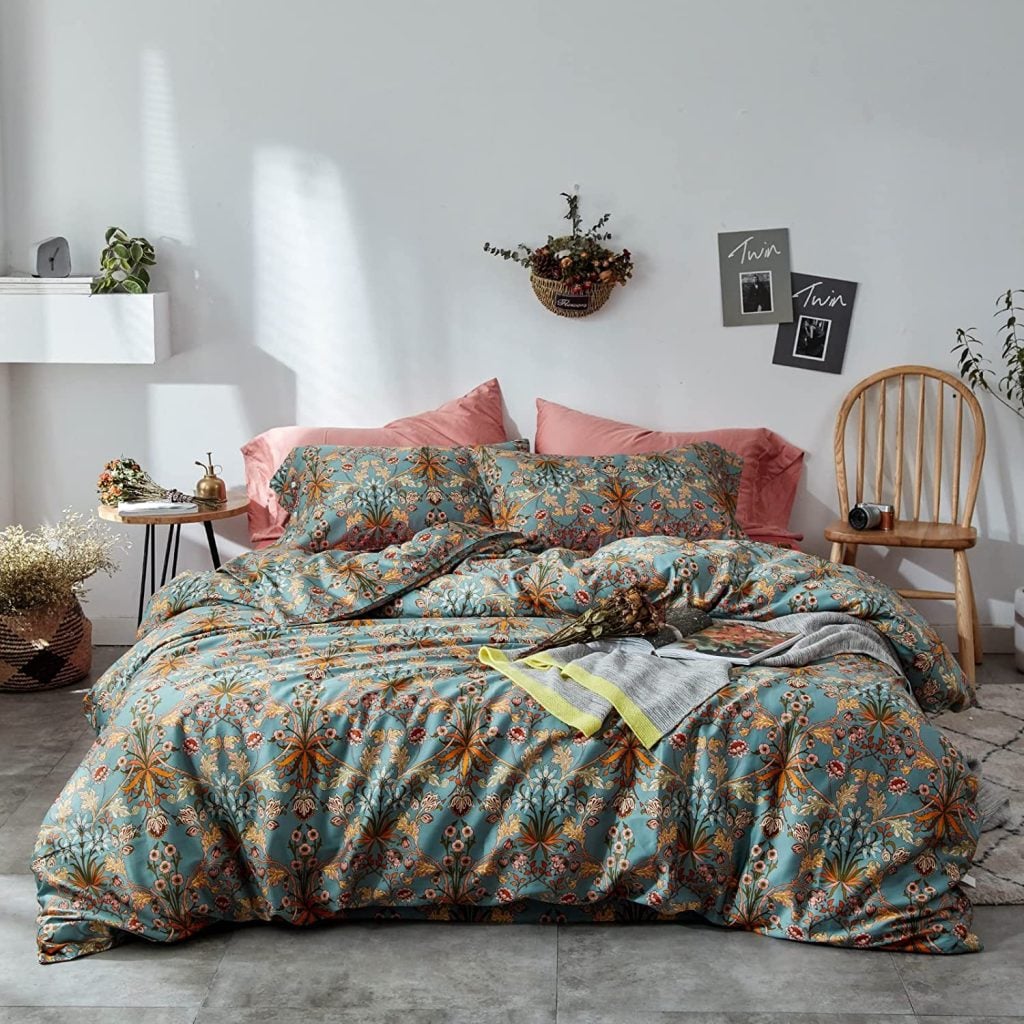 The Top Pet Hair-Resistant Bedding and Dog-Friendly Sheets