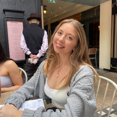 Jennifer W. | Cardiff, United Kingdom | Rover.com