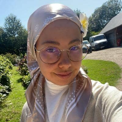 Yasmine L. | Rouen, France | Rover.com