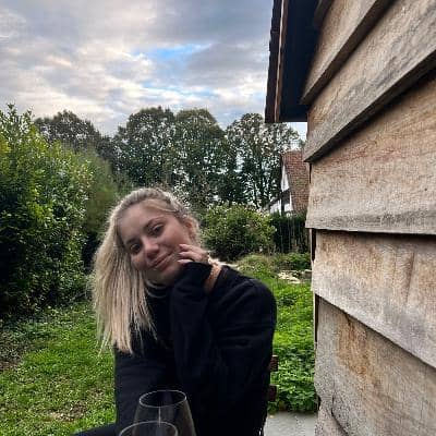 amber valerie v. | Rotterdam, Netherlands | Rover.com